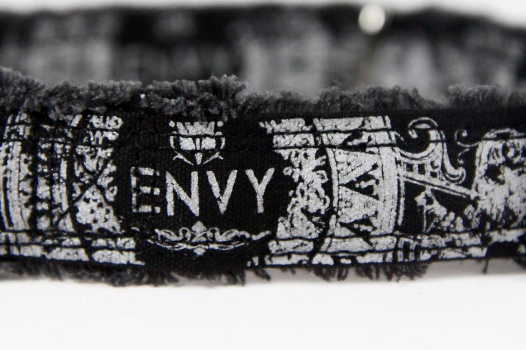 Amazon.com : Nipper & Chipper Envy Hippy Dog Harness, Small, Black ...