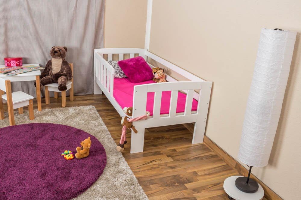 Kinderbett mit Absturzsicherung Kiefer Vollholz massiv weiß lackiert ...