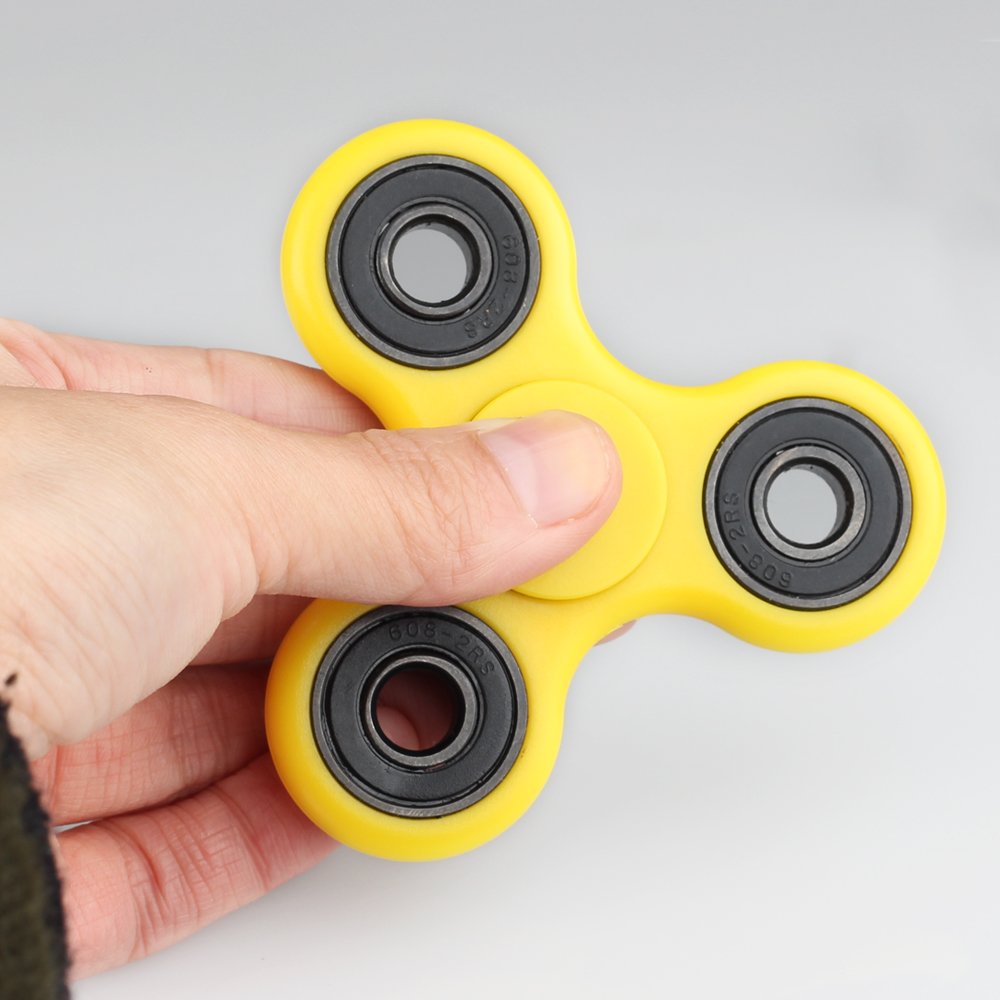 Cos'è il Fidget Spinner a cosa serve e come si usa la rotella che gira ...