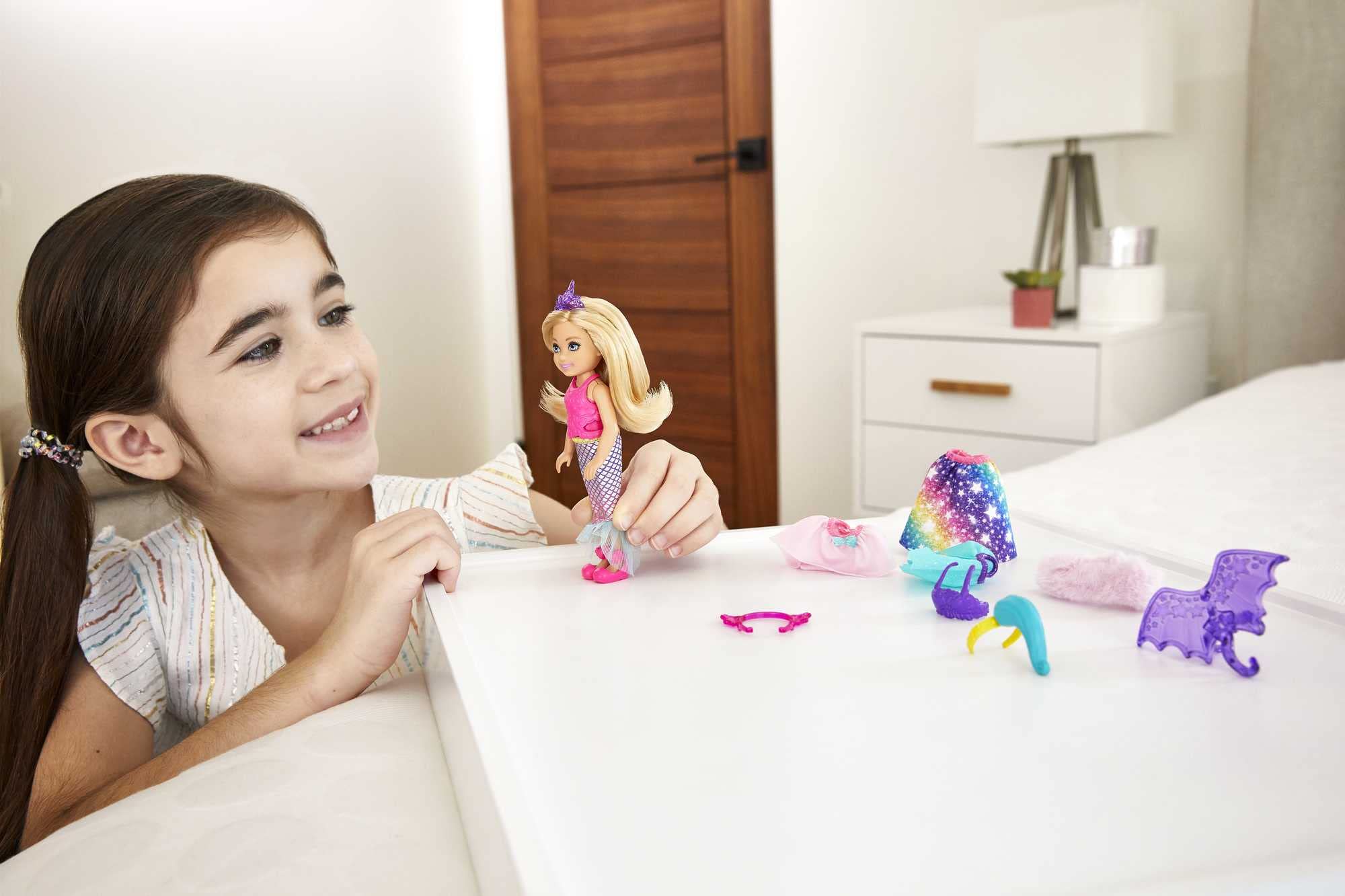 Mua Barbie Dreamtopia Chelsea Doll & Dress-Up Set with 12 Fantasy ...
