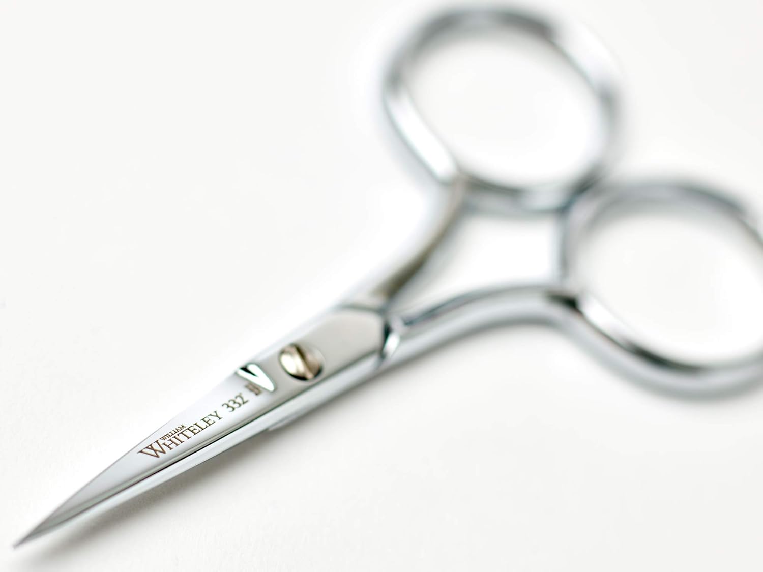 Whiteley Embroidery Scissors, 4 Inch – BigaMart