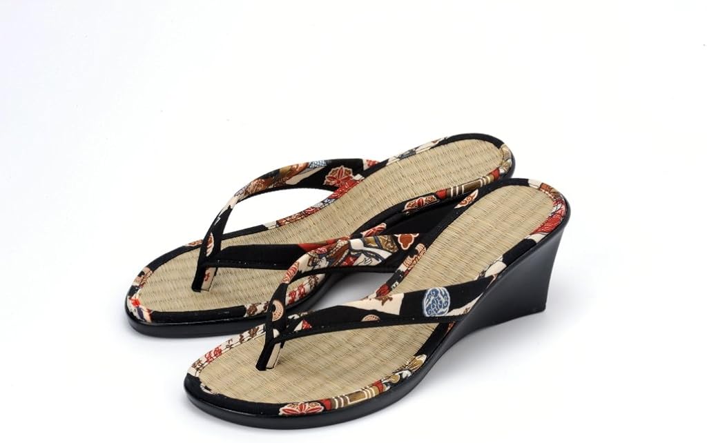 Japanese Tatami Heeled Sandals with Black Kimono fabic Strap: Amazon.co ...