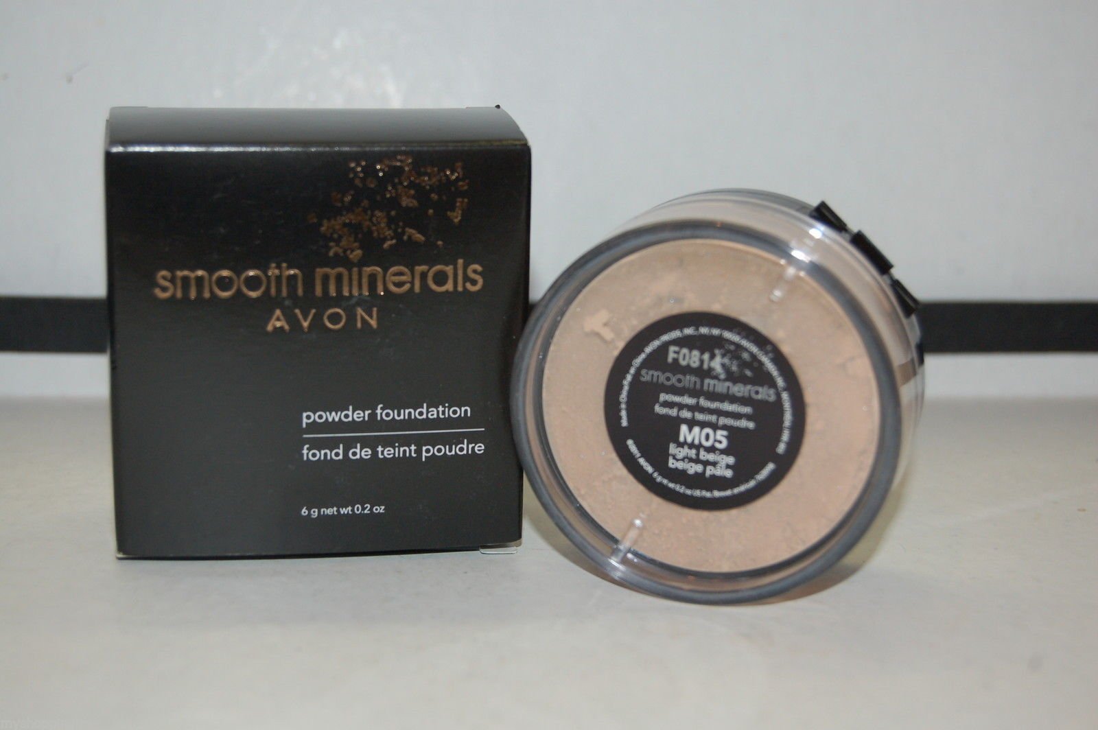 Amazon.com : Avon Smooth Minerals Powder Foundation Transparent Glow ...