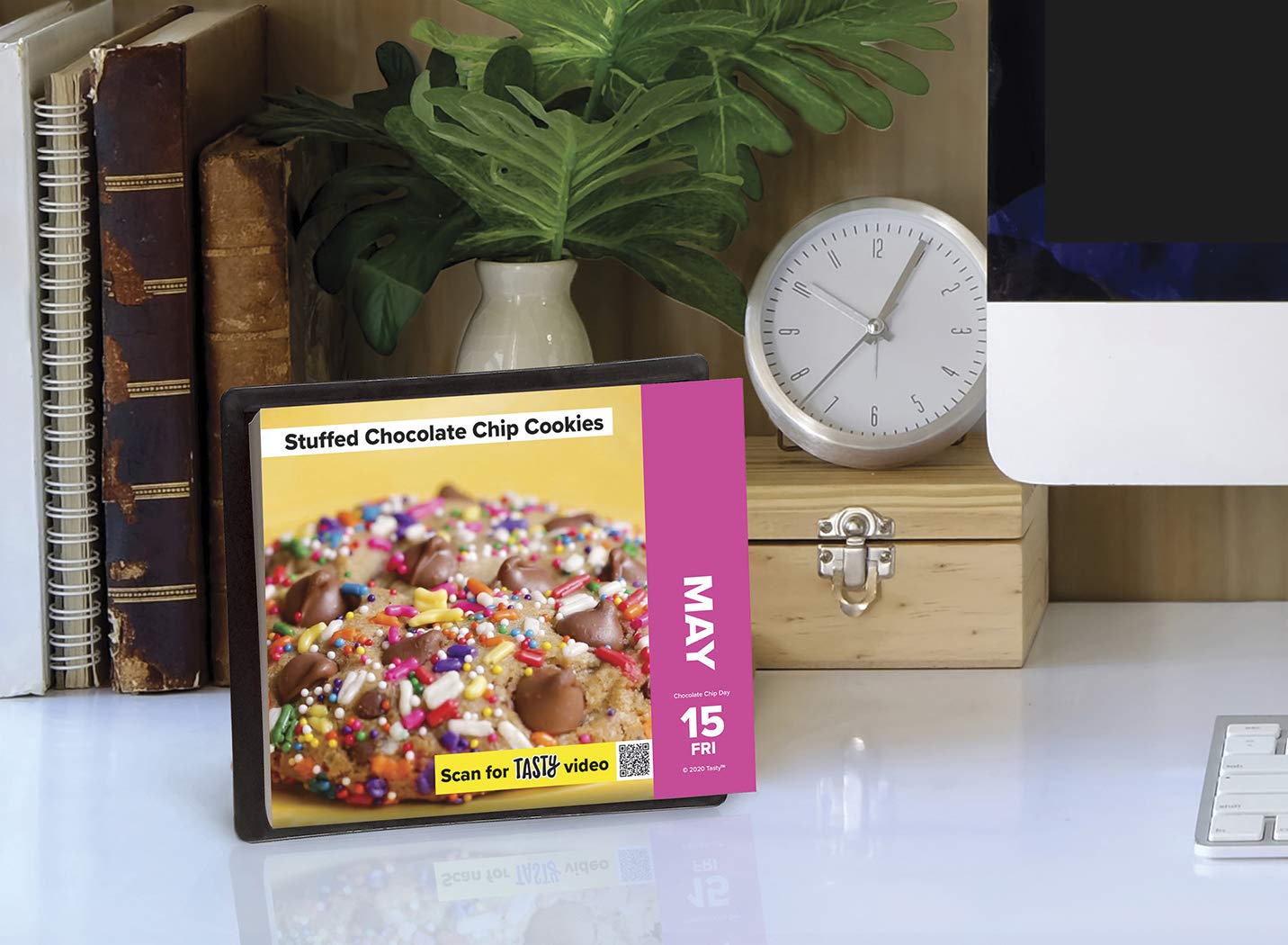 27 Desktop Calendars That Will Change the Way You Start Your Day