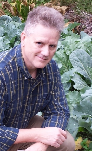 Organic Hobby Farming: A Practical Guide to Earth-Friendly Farming in ...