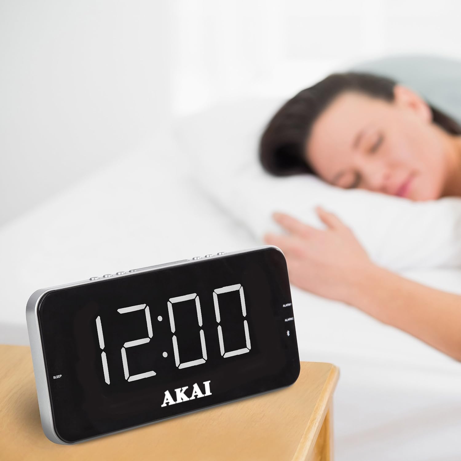 Akai AM/FM Alarm Clock Radio with Jumbo 1.8-Inch LED Display, Dimmer ...