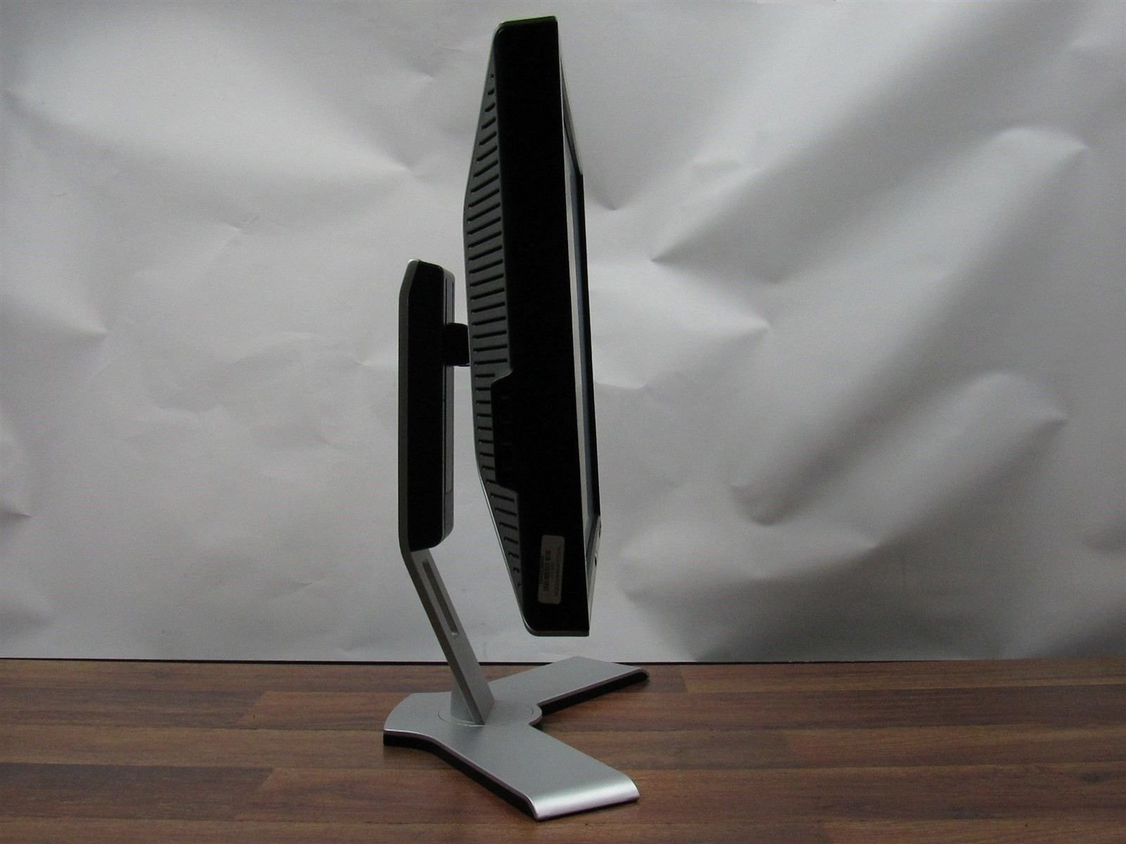 Mua Dell 1908FP UltraSharp Black 19-inch Flat Panel Monitor 1280X1024 ...