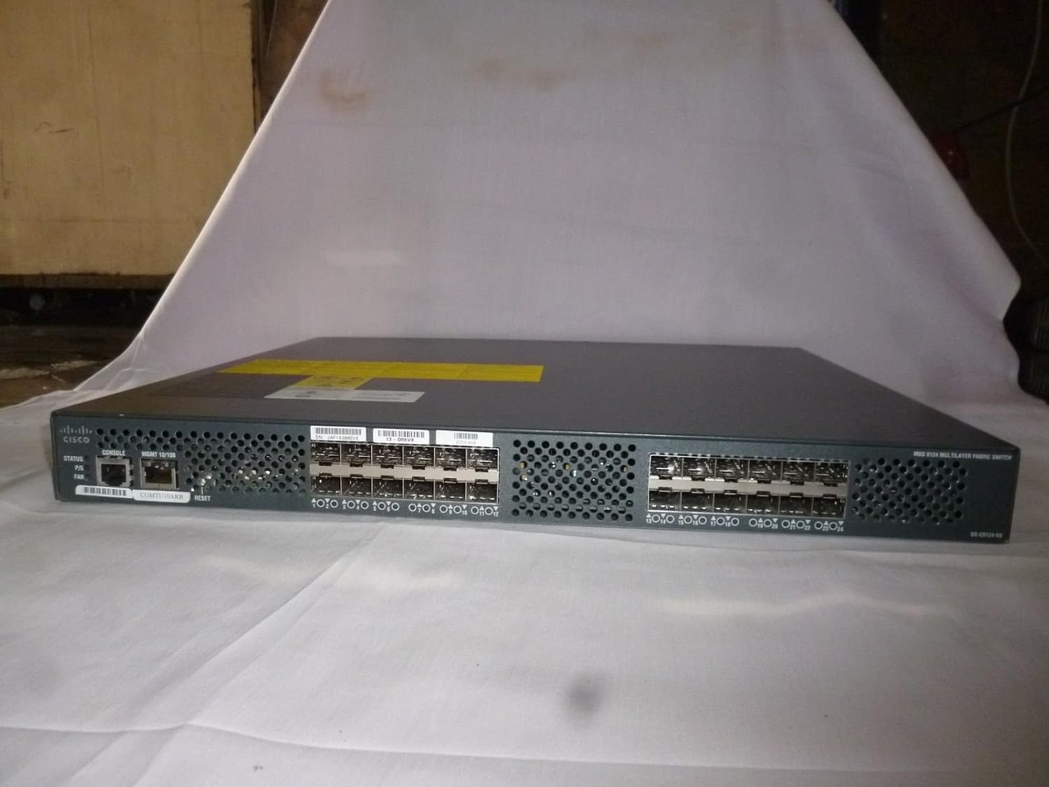Amazon.com: Cisco Ds-c9124-k9 MDS 9124 24-port Fabric Switch: Computers ...