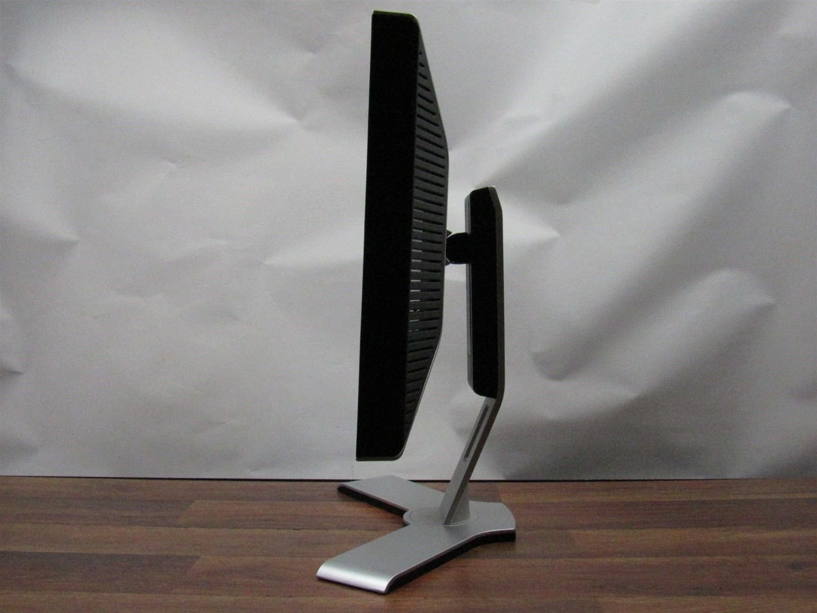 Mua Dell 1908FP UltraSharp Black 19-inch Flat Panel Monitor 1280X1024 ...