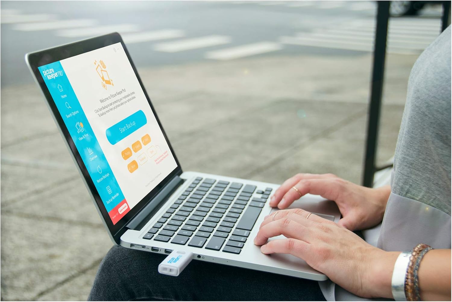 Picture Keeper PRO Smart USB Flash Drive 32GB – External Photo Video ...