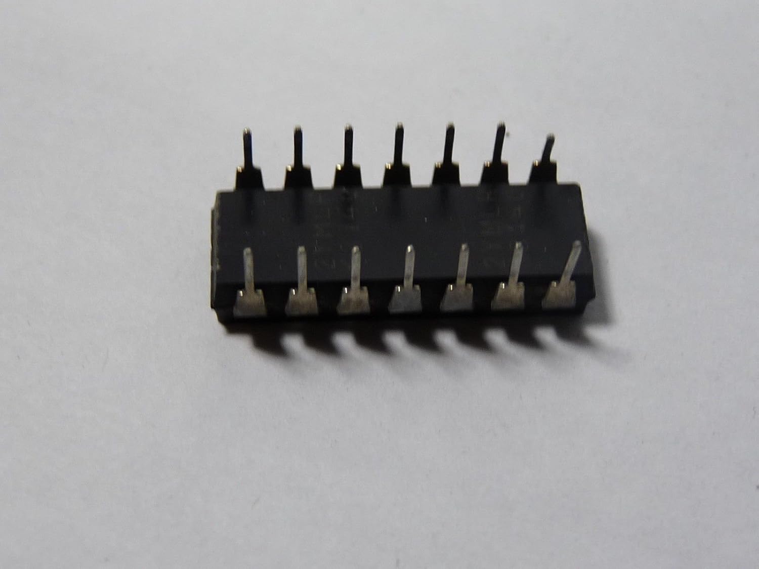 IC, 4000 CMOS, 4017, DIP16, 18V CD4017BE By TEXAS: Amazon.co.uk ...