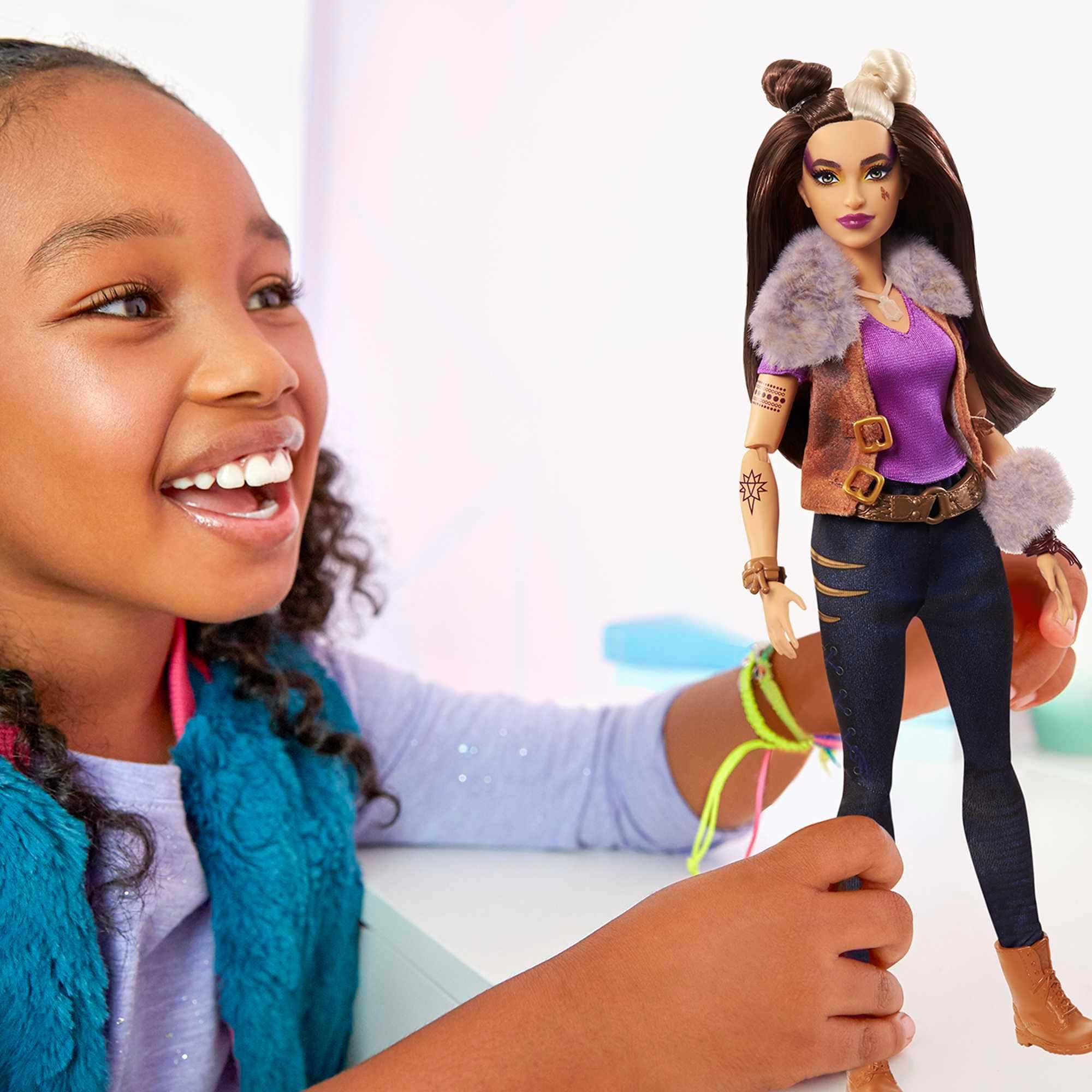 Mua Mattel Disney Zombies 2 Toys, Wynter Barkowitz Werewolf Fashion ...