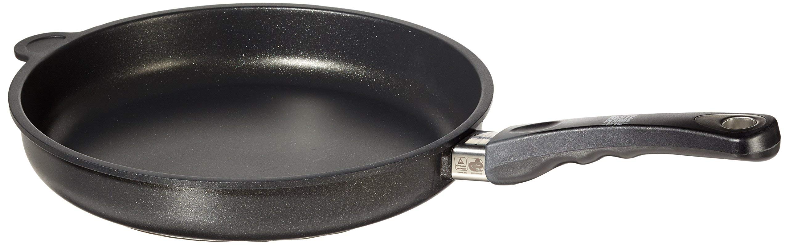 AMT Gastroguss 728Ã‚Â SautÃƒÂ© Pan Diameter 28Ã‚Â cm Depth 7Ã‚Â cm by AMT