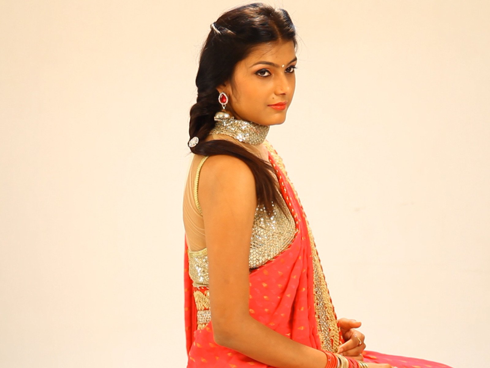 Watch Clip: Quick and Easy Hairstyles | Prime Video