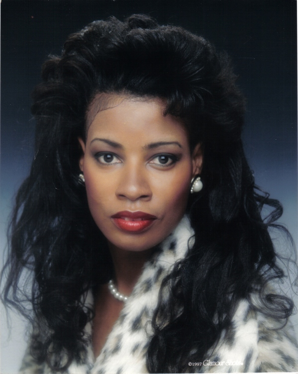 Lisa Peterson – Audio Books, Best Sellers, Author Bio | Audible.com