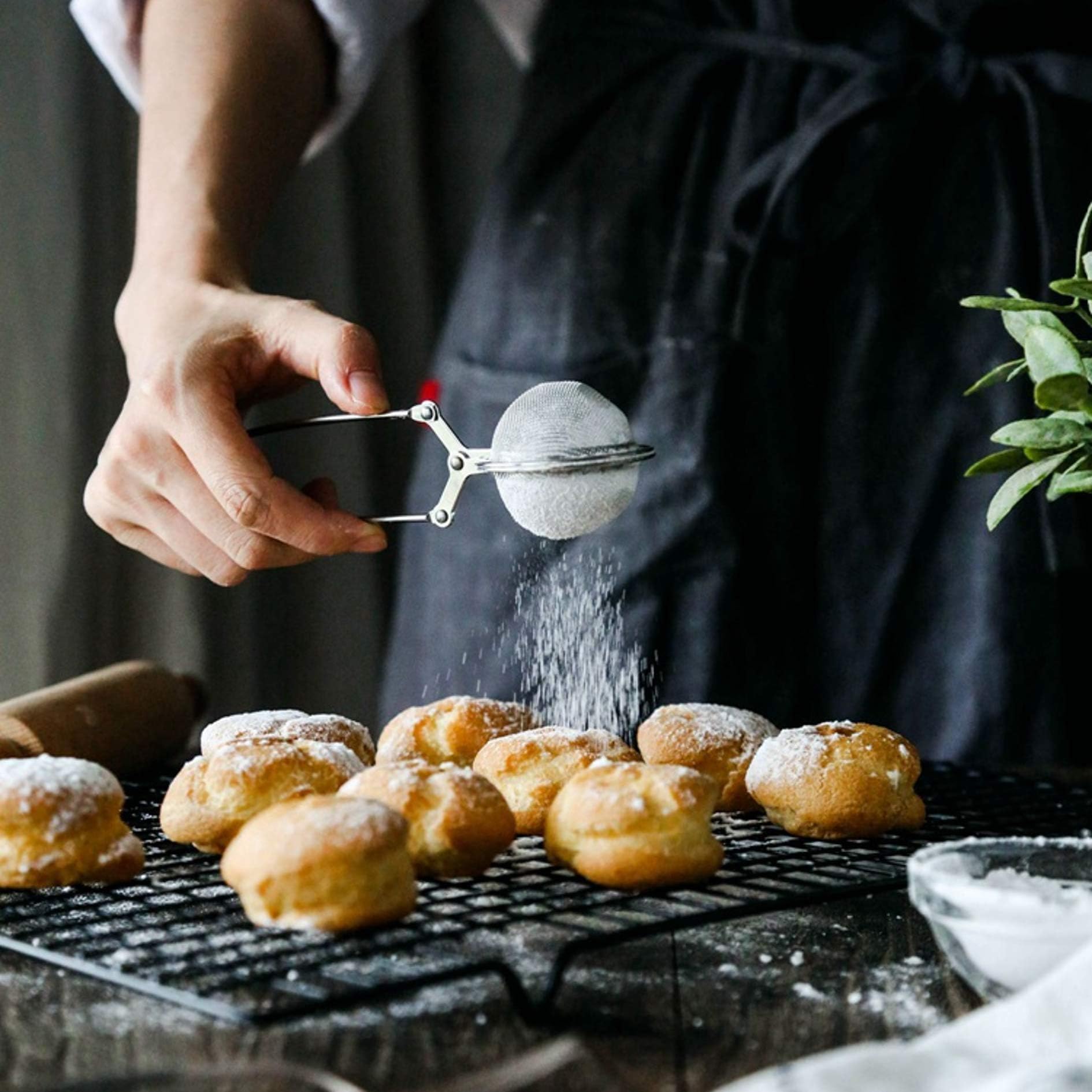 Mua Cocoa Chocolate Flour Dispenser Sifter Dredger Sprinkler, Round ...