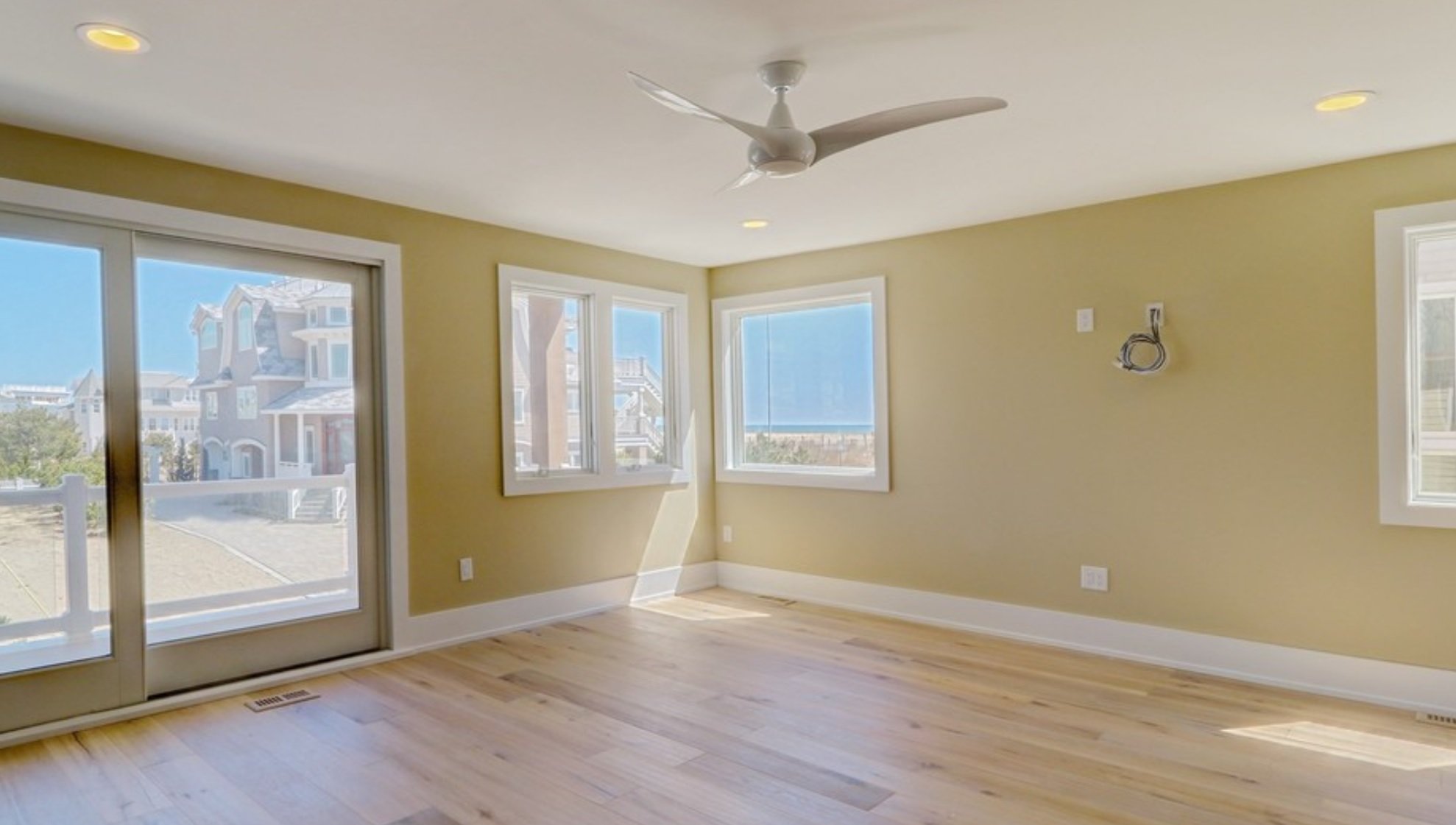 Minka-Aire F844-WH, Light Wave, 52" Ceiling Fan, White