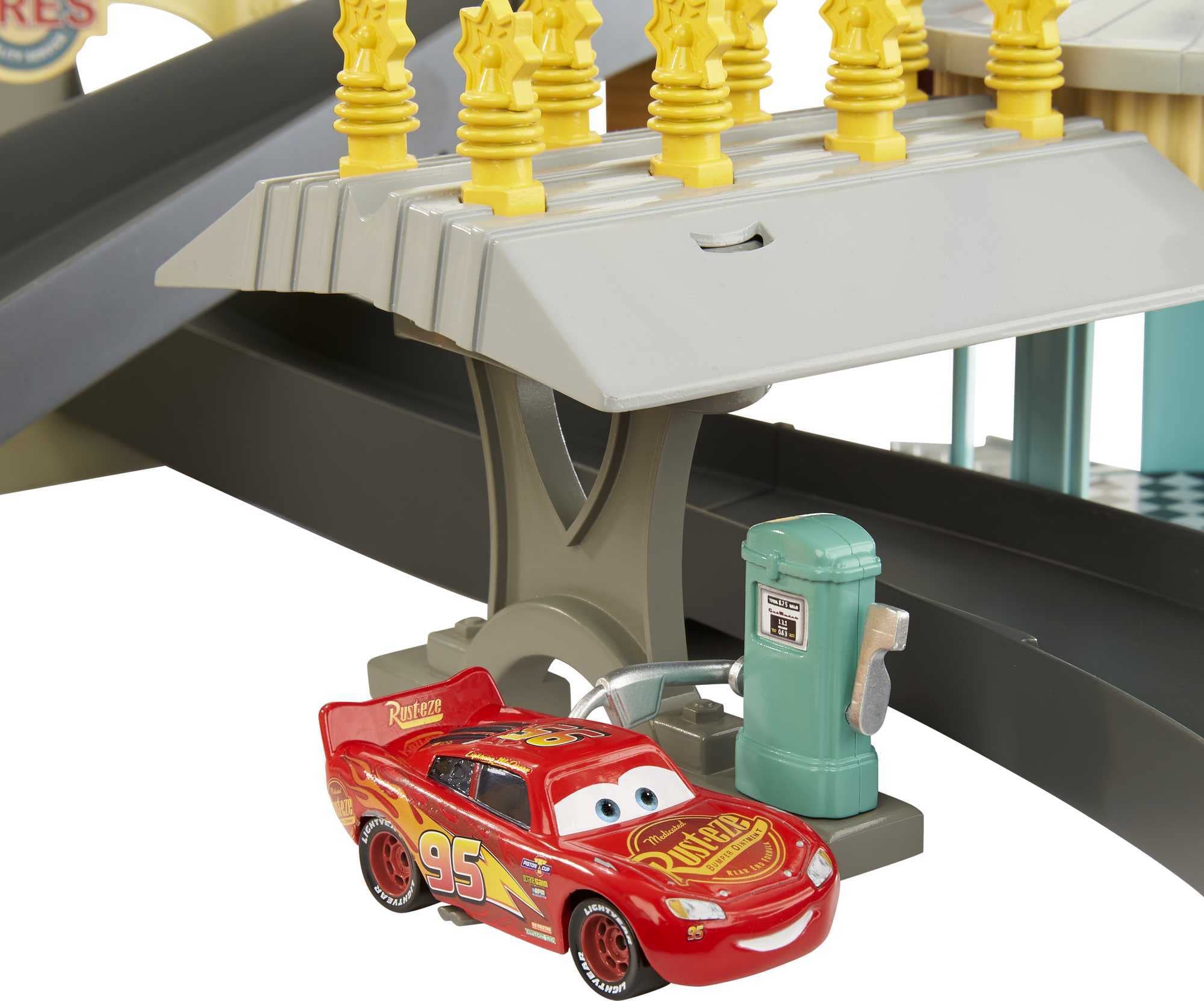 Mua Mattel Disney Pixar Cars Track Set with Lightning McQueen Toy Car ...