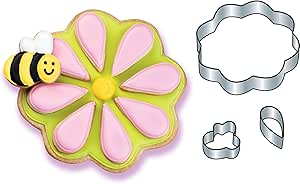 Amazon.com: Wilton Stackable Flower Cutter Set: Cookie Cutters: Home ...