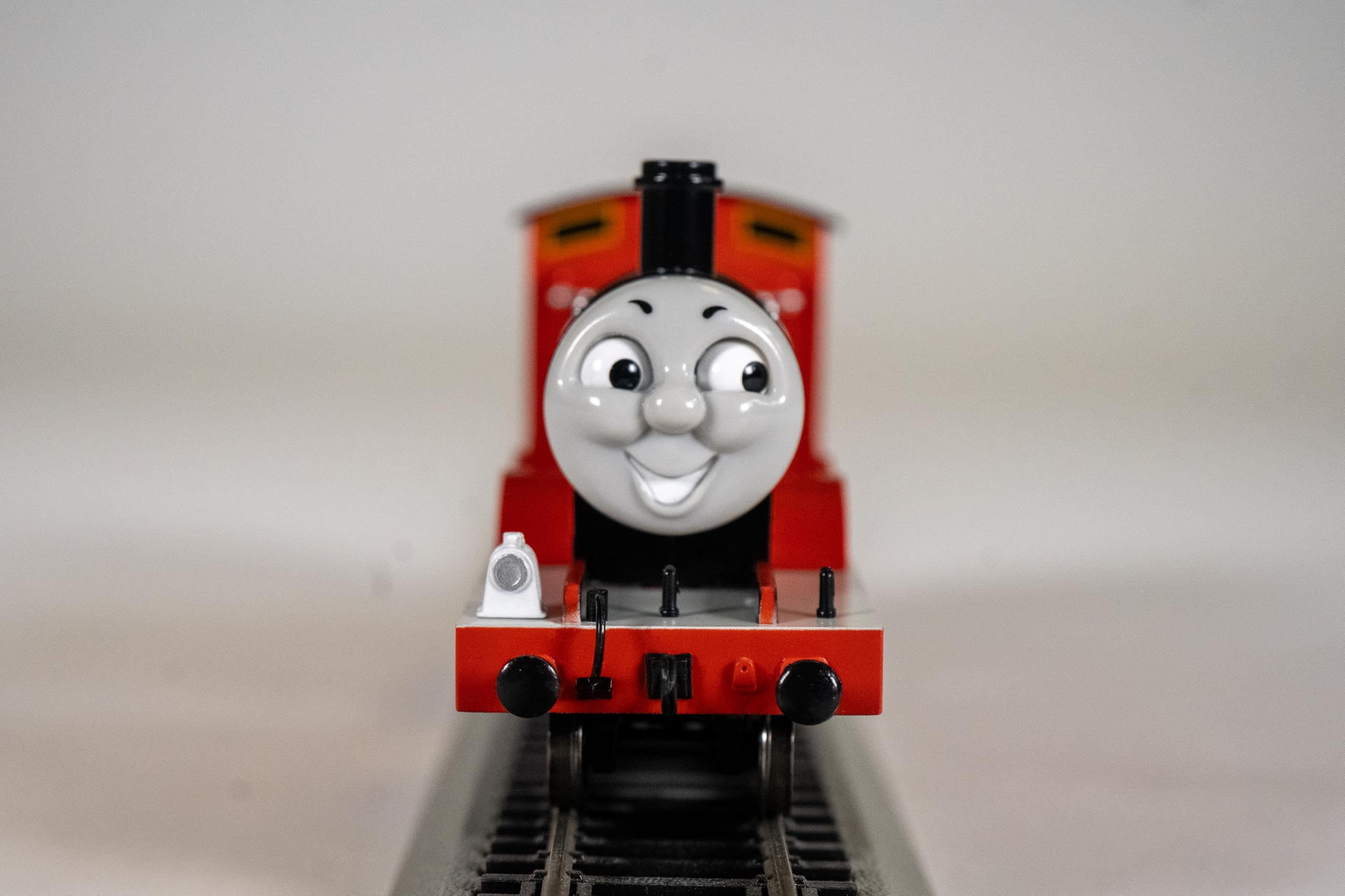Mua Bachmann Trains - THOMAS & FRIENDS JAMES THE RED ENGINE w/Moving ...