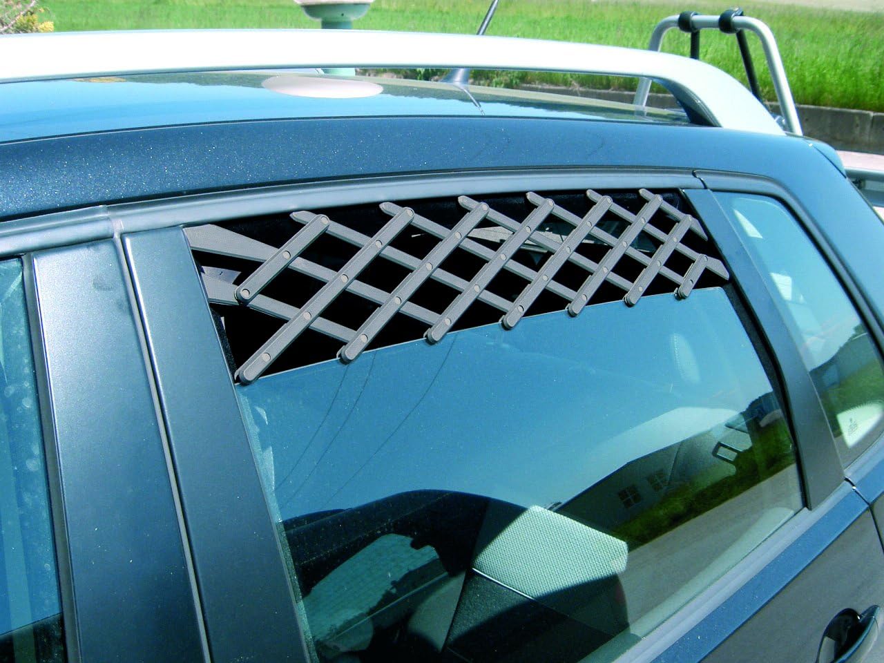 Kerbl Fresh Air Grate for Car Windows – BigaMart