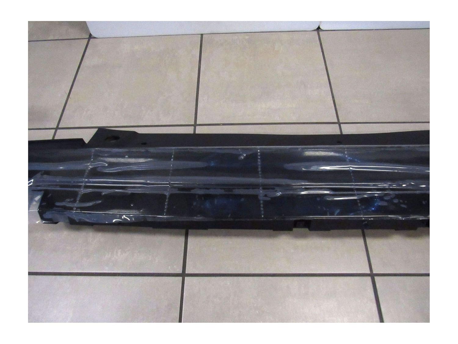 68039502AA D0DGE Challenger Rear Bumper 0uter Bracket Tallllght ...