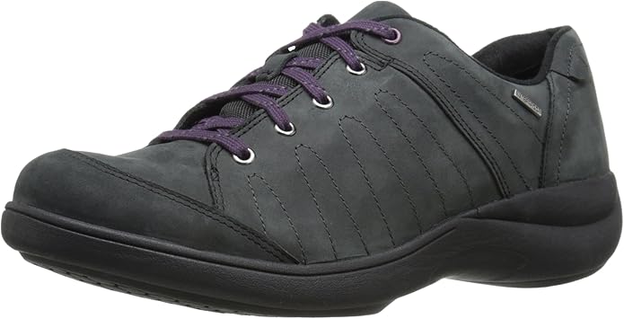 Amazon.com | Aravon Women's REVsavor Flat | Flats