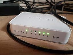 NETGEAR GS205-100UKS 5 Port Gigabit Ethernet Desktop Switch: Amazon.co ...