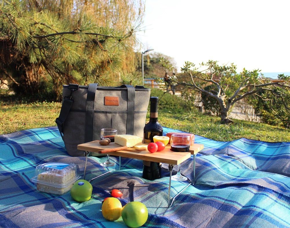Picnic foods to pack for an outdoor date during COVID.