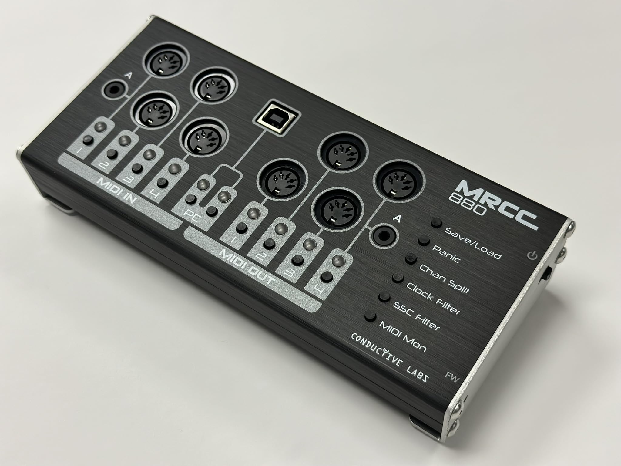 Mua MRCC 880 MIDI Router and USB MIDI Interface: Per-port Buttons for Quick and Easy Routing ...