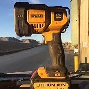 DEWALT DCL043 20V MAX Jobsite LED Spotlight: Amazon.ca: Tools & Home ...