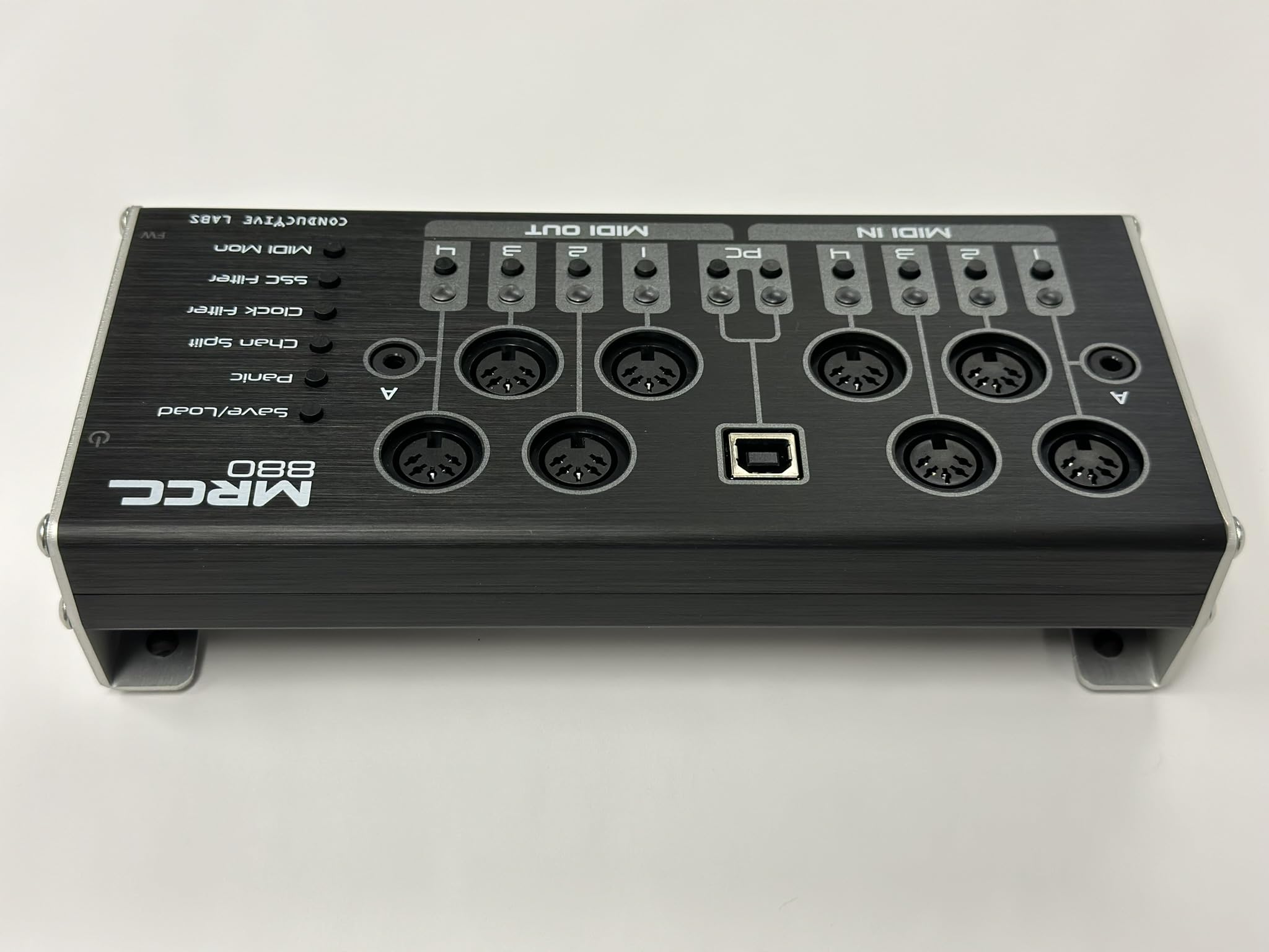 Mua MRCC 880 MIDI Router and USB MIDI Interface: Per-port Buttons for Quick and Easy Routing ...