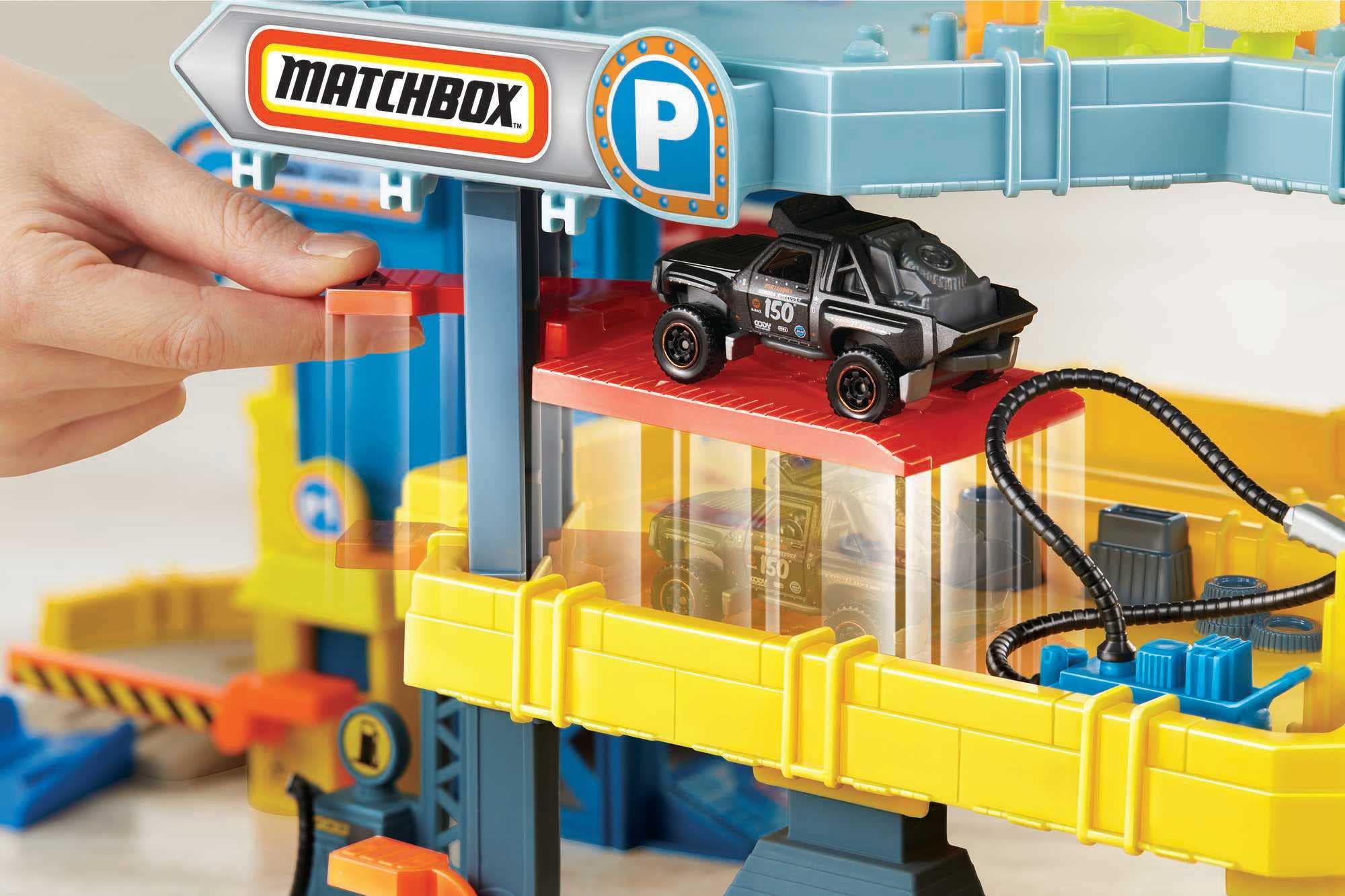 Mua Matchbox Toy Cars Playset, 4-Level Garage & 1:64 Scale Tow Truck ...
