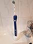 Oral-B PRO 2 2000N Elektrische Zahnbürste/Electric Toothbrush, mit 2 Putzmodi und visueller ...