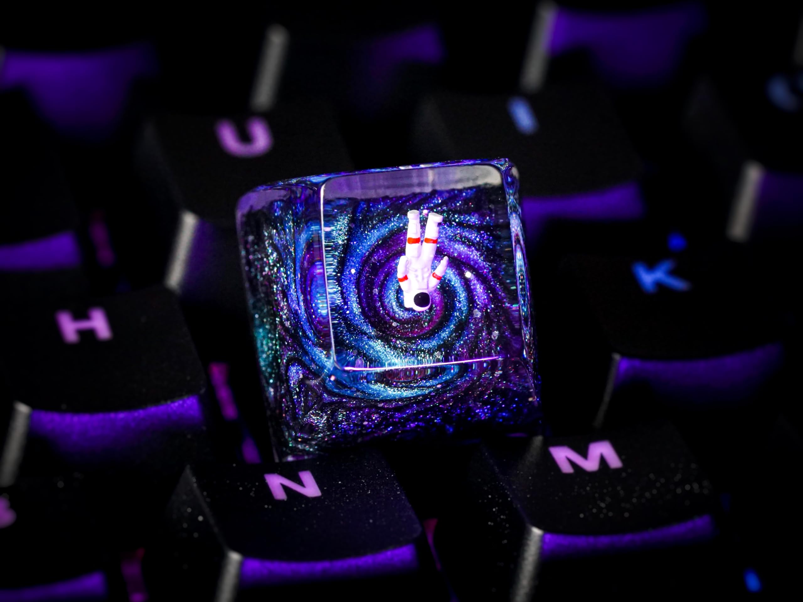 Mua DATKEY Astronaut Resin Artisan Keycap, Galaxy Spacebar ...