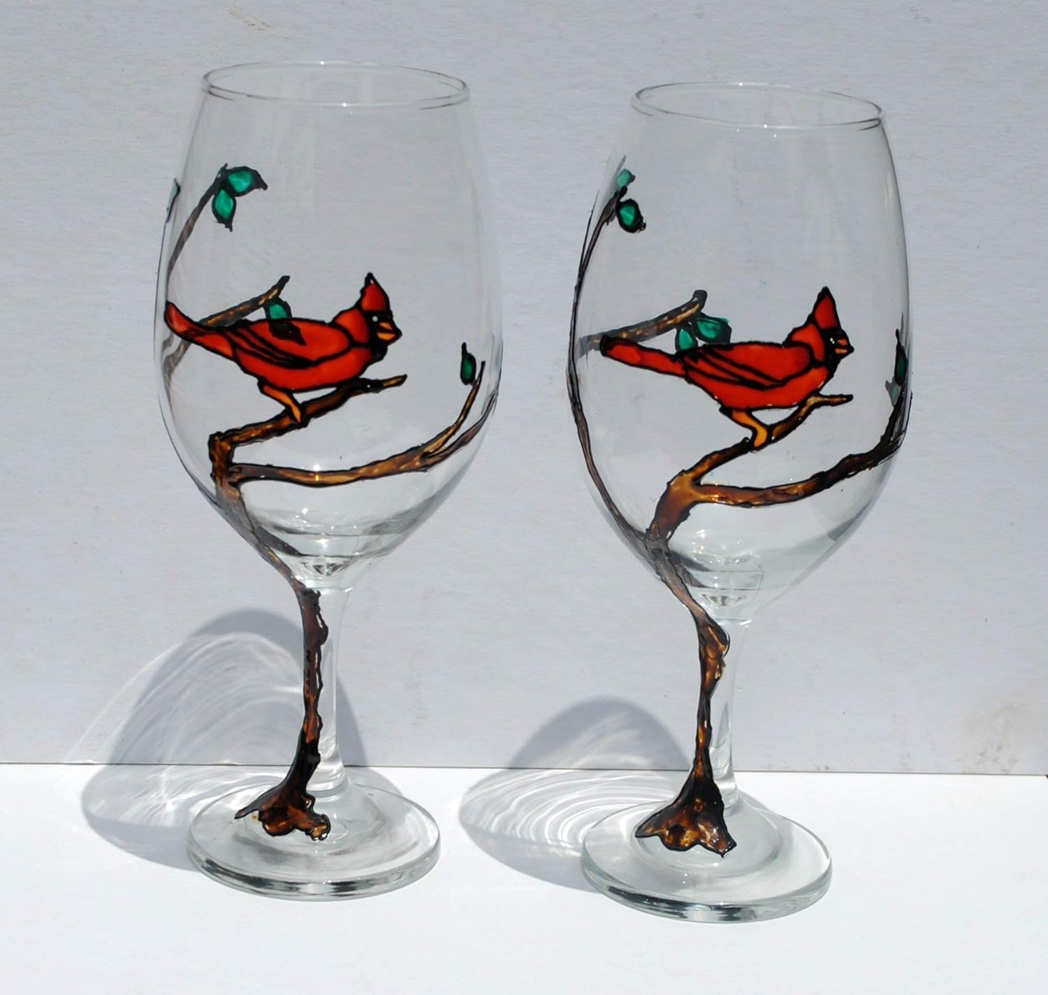 Amazon.com: 2 Red Cardinal Bird in a Tree Hand Painted Wine Glasses Set ...