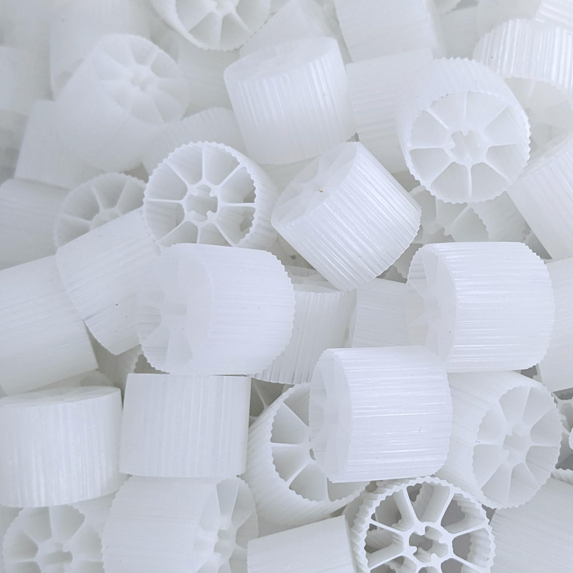 Mua Moving Bed Bio Filter Media - 20mm, White, for Koi Ponds, Aquariums ...