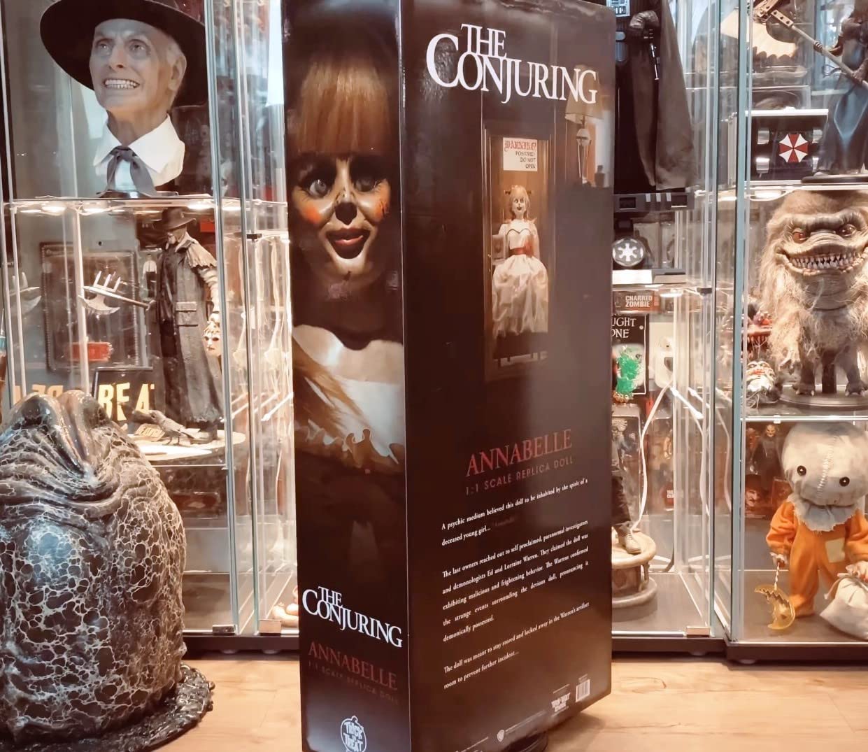 Mua The Conjuring Collector's Annabelle Doll Prop trên Amazon Mỹ chính ...