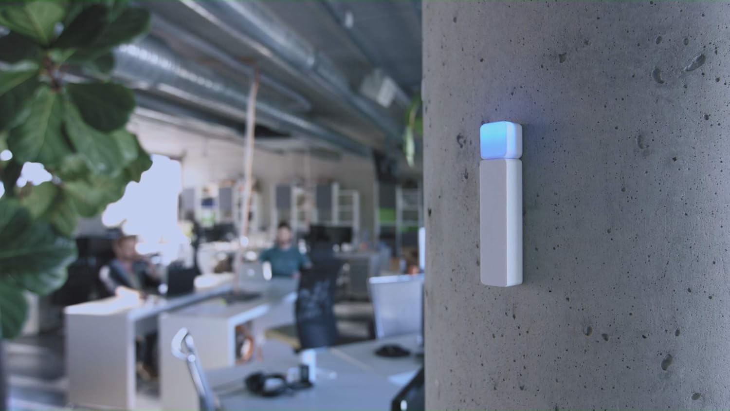 Luxafor Bluetooth LED Busy Light Indicator – Wireless Do Not Disturb ...