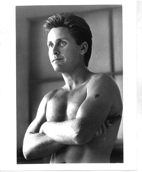 Emilio Estevez Shirtless 8x10 photo K1927 at Amazon's Entertainment ...