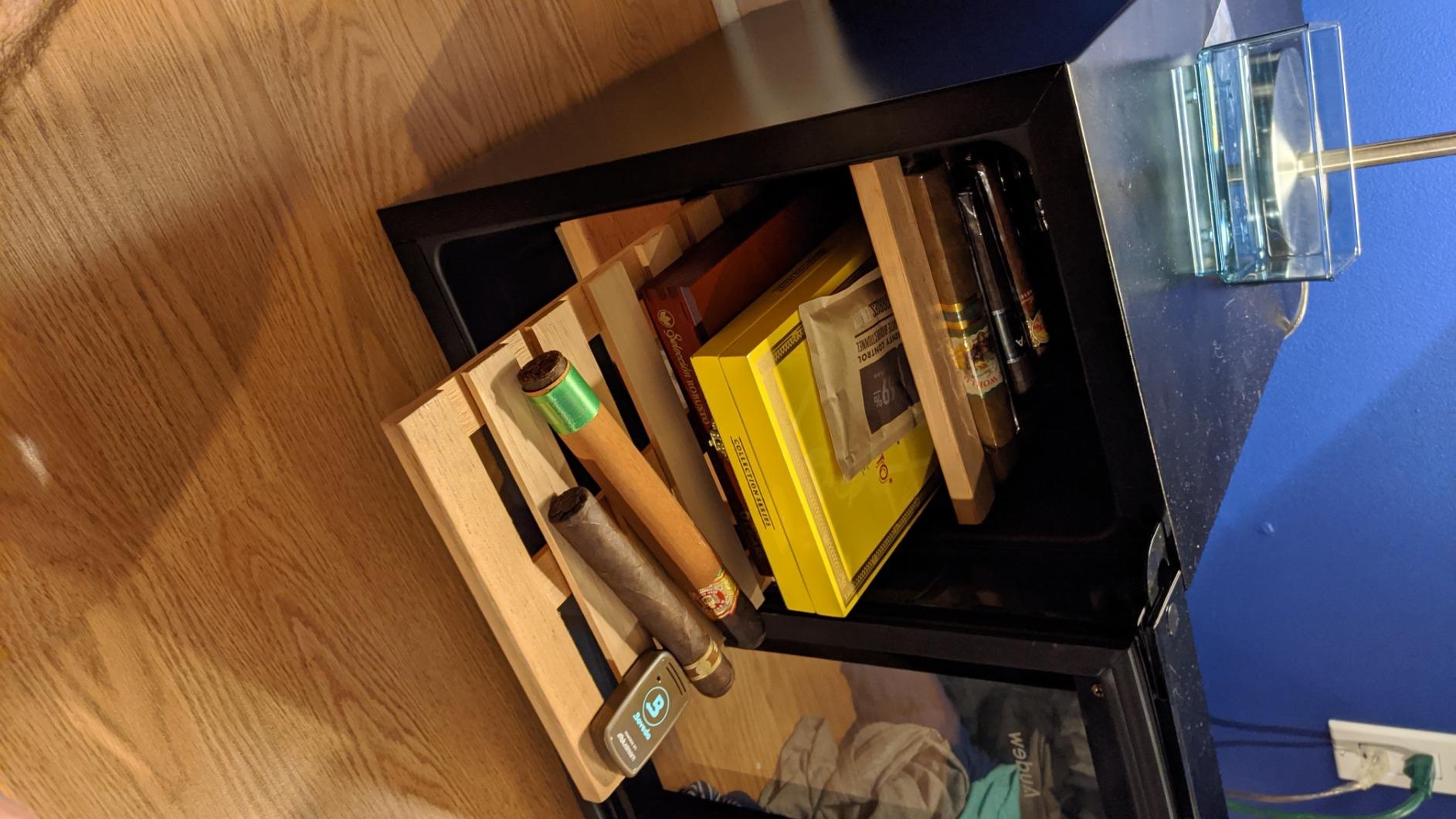 Audew JC-23C1 Electronic Cigar Cooler Humidor,150-Cigar, with Spanish ...