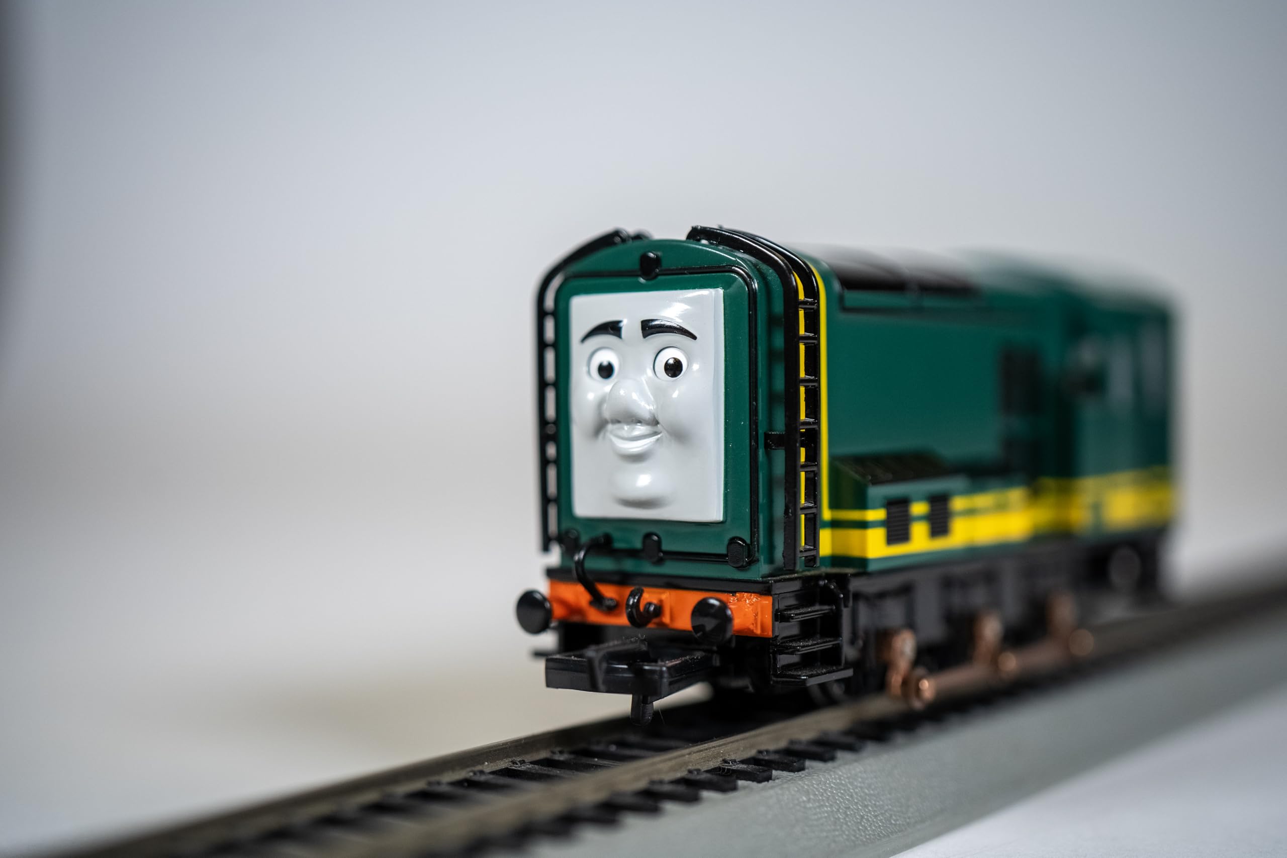 Mua Bachmann Thomas & Friends Paxton Engine with Moving Eyes - HO Scale ...