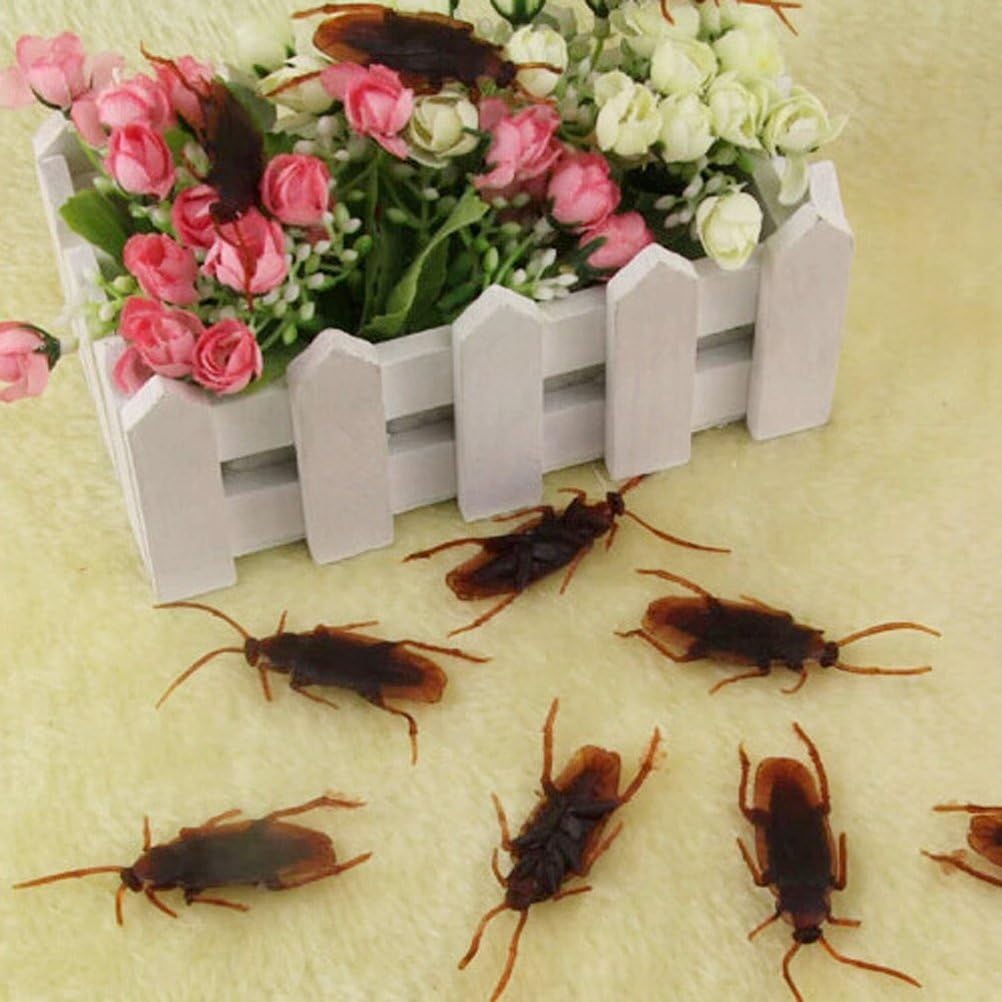LUOEM Fake Cockroaches Plastic Realistic Bugs for April Fool’s day ...