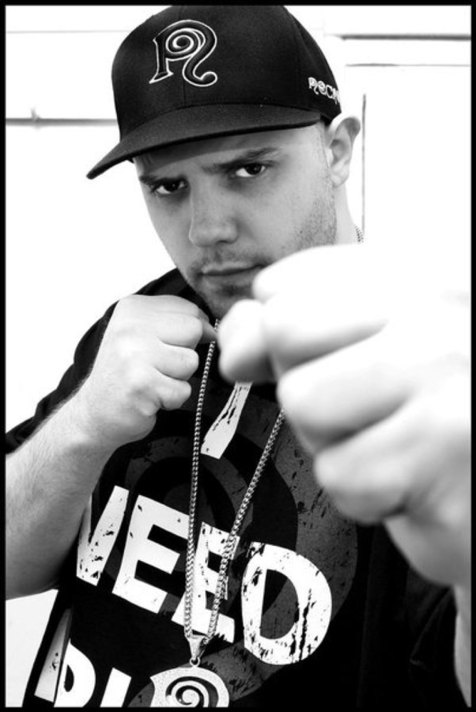 Necro bei Amazon Music