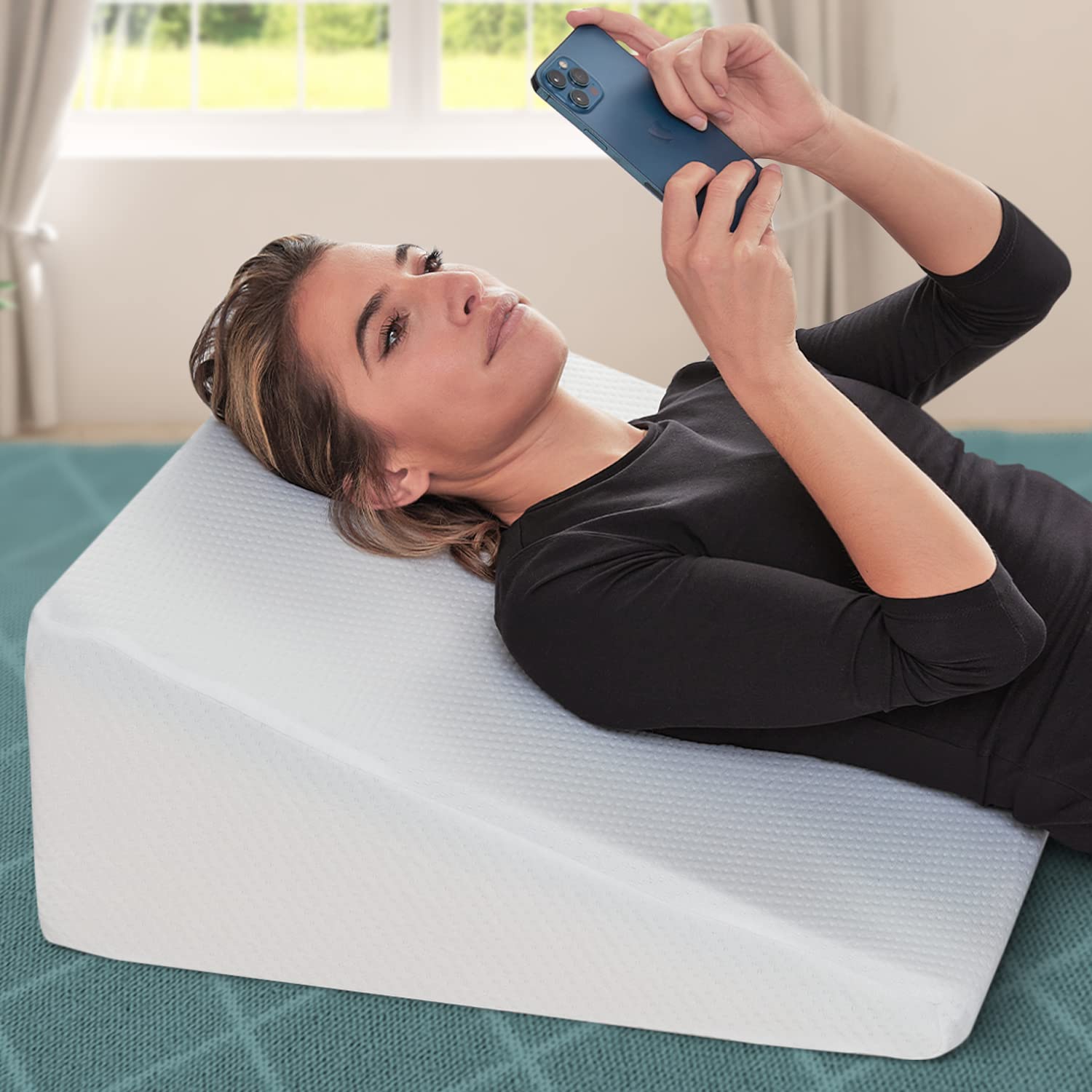 Mua 10-Inch Bed Wedge Pillow for Sleeping | Gel Memory Foam Triangle ...