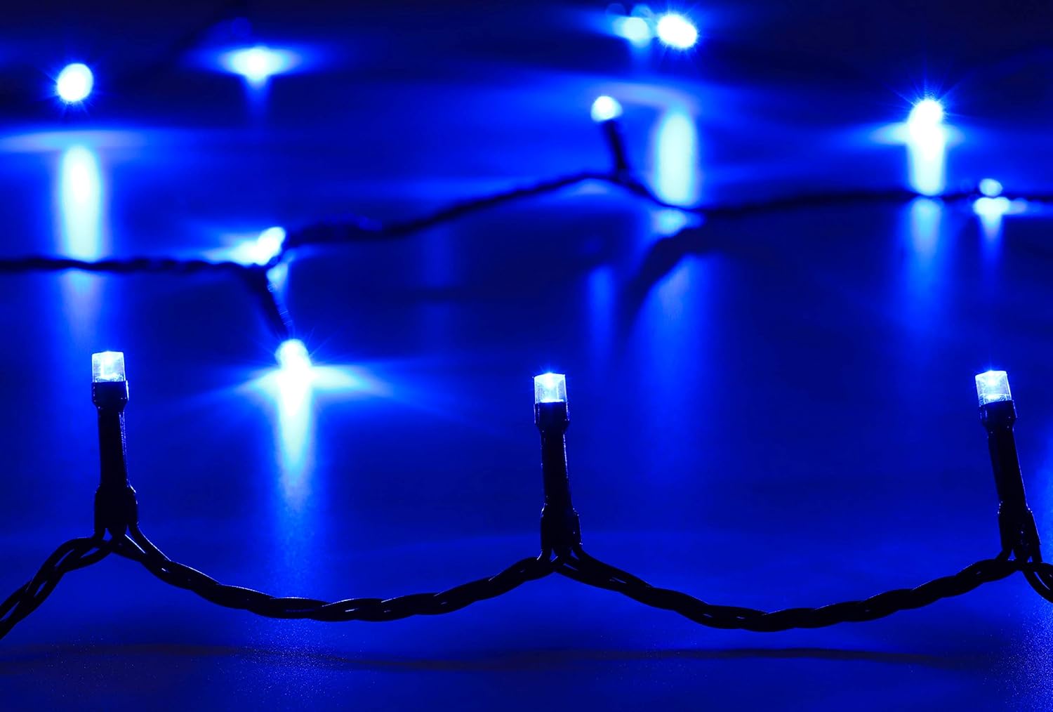 Christmas Concepts® 100 Blue LED Chasing Lights Energy Efficient A++ ...