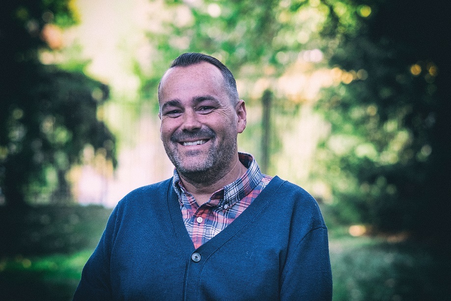 Justin Skeesuck – Audio Books, Best Sellers, Author Bio | Audible.com