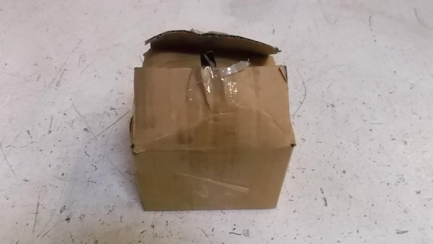 Amazon.com: Burndy YGHC29C29 Hytap Connector, 3/0 Str. 250 kcmil, 1/2 ...