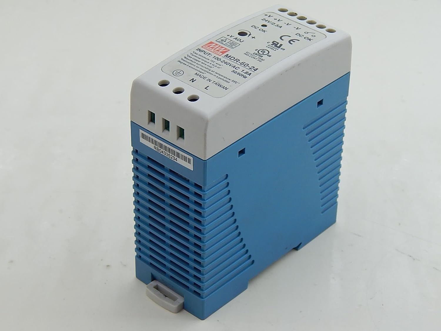 BỘ ĐỔI NGUỒN POWER SUPPLY MDR-60-24 INPUT 100-240 VAC 1.8 A MEAN WEL USA