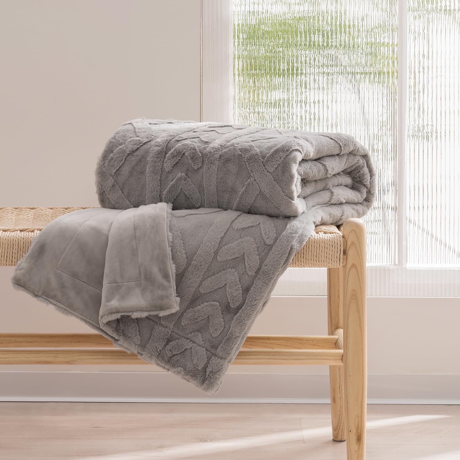 EVERGRACE Luxury Faux Rabbit Fur Throw Blanket Cable Jacquard Super ...